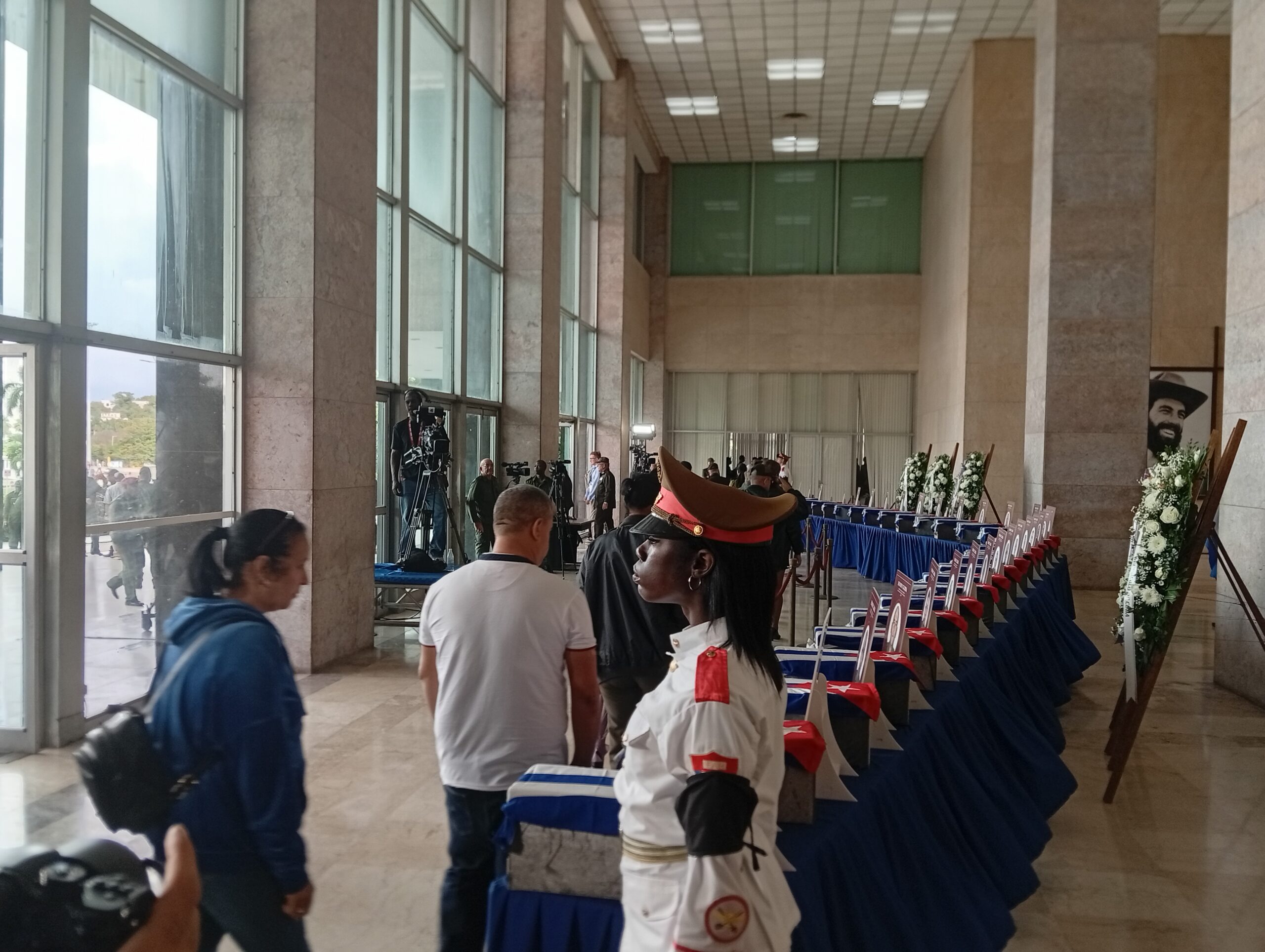 Encabezan ofrendas de Raúl y Díaz-Canel homenaje a combatientes caídos ...