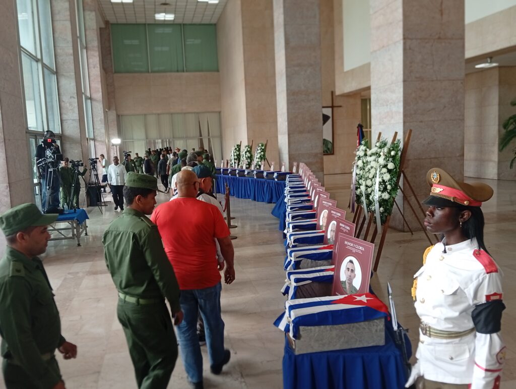 Encabezan ofrendas de Raúl y Díaz-Canel homenaje a combatientes caídos ...